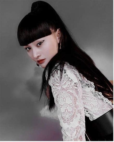 鄭爽被封殺神隱9個月 含淚謝粉絲 近況照憔悴 中港最吸睛 娛樂 世界新聞網