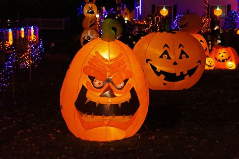 Halloween Decorations For Wallpaper At Kelly Barrios Blog