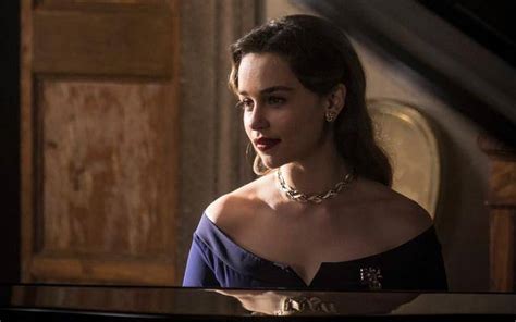 Emilia Clarke Completamente Nuda Per Le Scene Di Sesso In Voice From The Stone Giornalettismo