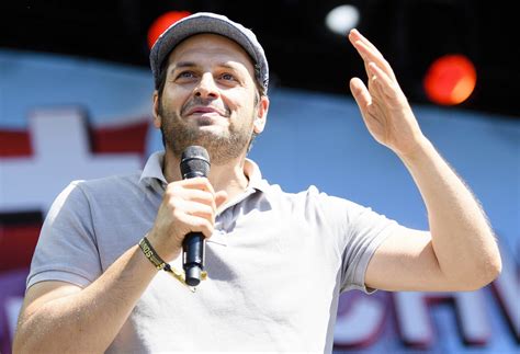 Comedian Kaya Yanar Acht Todesfälle In Familie Nach Erdbeben Mopo