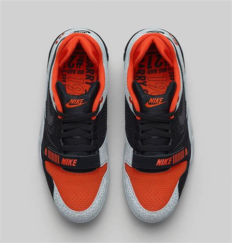 Nike Unveils New Barry Sanders Shoe Cowboys Ride For Free