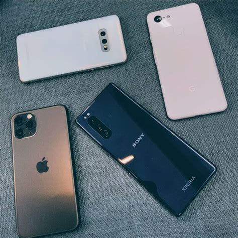 특유에 디자인 그립감 가벼움에 다들 관심을 보이는 요즘 내 xperia5 사실 최신작인 1 II 를 구매했으나 스팩이 과분해서