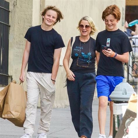 Amy Poehler Reveals Life With Sons Archie And Abel Goldsupplier