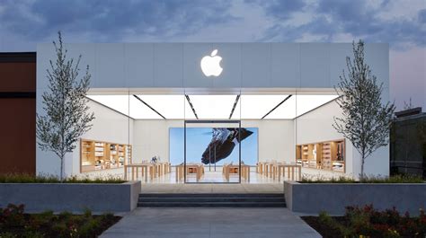 Village Pointe Apple Store Apple