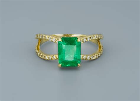 Emerald And Diamonds 14k Gold Ring Certified For Sale At 1stdibs