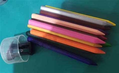 Doms Plastic Crayon Pack Of12 14 Shades With Free Sharpner Per Piece At ₹ 60 Piece In Moradabad