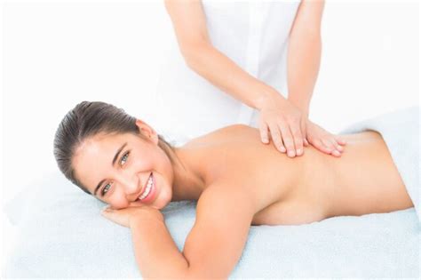 Premium Photo Beautiful Brunette Enjoying A Massage