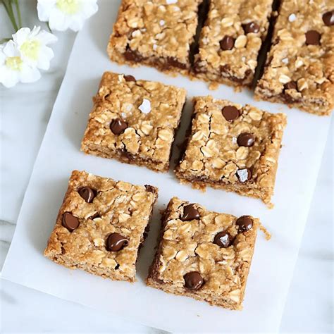 Irresistible Chewy Oatmeal Chocolate Chip Bars Recipe