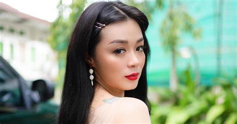 Myanmar ဖွေးဖွေး ဖွေးဖွေးဆိုတာက မြန်မာနိုင်ငံရဲ့ အတော်ဆုံးမင်းသမီးတ