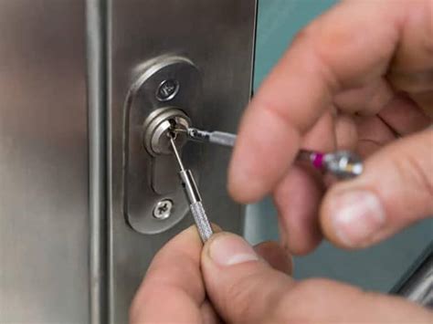How To Remove A Broken Key From A Lock