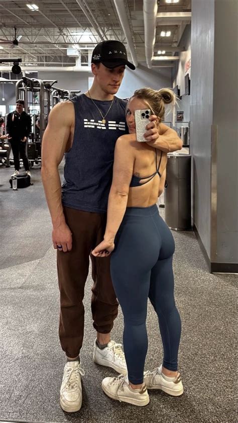 20 Best Gym Couple Poses And Ideas For 2024 Gym Couple Fit Couples
