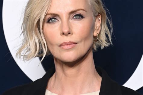 Alfa Charlize Theron W Nowym Filmie Netfiksa Jest Zwiastun