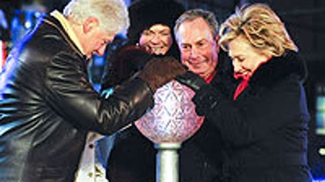 Hillary And Bill Clinton See In 2009 In New York Hello