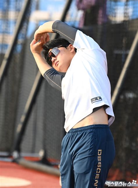 속살 노출 주의 야구 에펨코리아