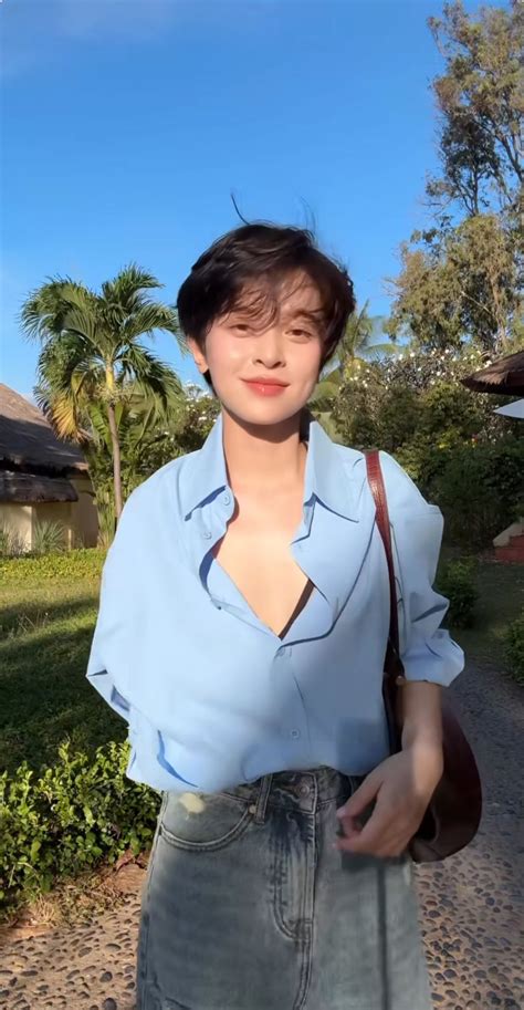 Pin By Arpi On Heircut In 2025 Short Hair Styles Curly Hair Styles