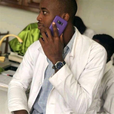 Eric Ange Onana Messi Technicien Danalyse Médical Hôpital Catholique Deo Gratias Afrique