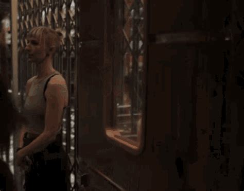 Lena Hall Mickey Sumner  Lena Hall Mickey Sumner Lena Descubre Y