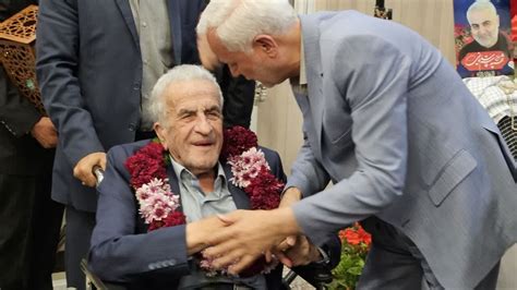 تجلیل فرماندار و شهردار اصفهان از رضا واثقی خیر نیکوکار منطقه ۱۰ ایمنا