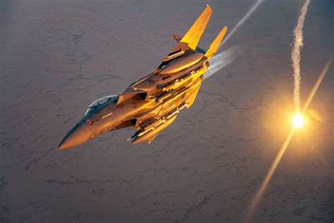 Easter Miracle Trump Hails Us Special Forces Rescue Of F 15 Pilot