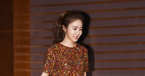 유인나 날아갈 듯 가녀린 몸