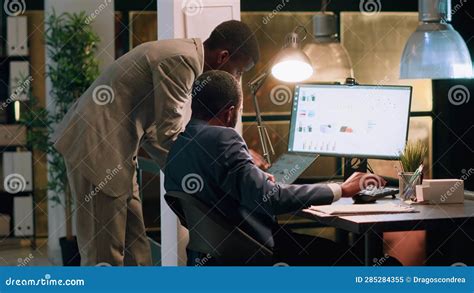Coworkers In Office Crosscheck Datasets Stock Video Video Of