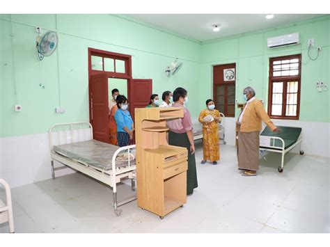 စစ်ကိုင်းတိုင်းဒေသကြီး ဝန်ကြီးချုပ် ဒေါက်တာမြင့်နိုင် ရွှေဘိုမြို့ ခုတင