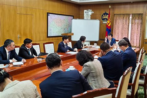 Монгол улсын шадар сайд Я Содбаатар газрын тос боловсруулах үйлдвэрийн