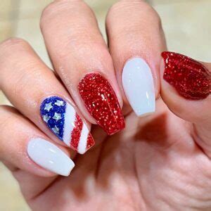 33 Striking Gel Nail Designs To Celebrate The 4th Of July