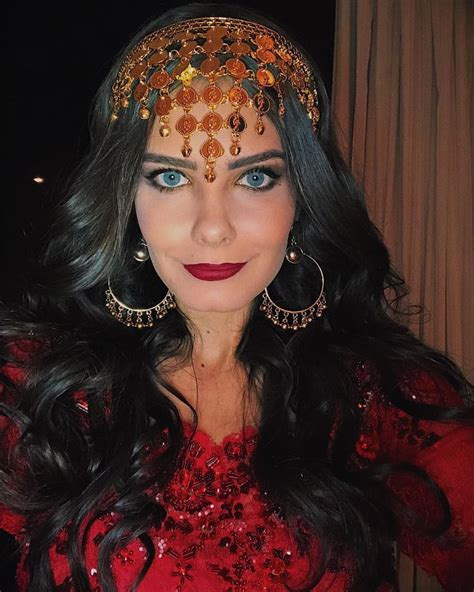 Baile Do Copa Tema Cigano Maquiagem Batom Vermelho Adereço De