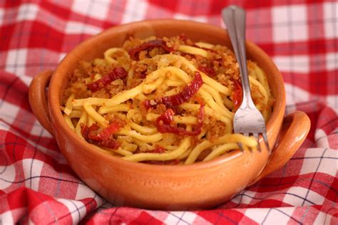Troccoli Con Tomates Secos Anchoas Y Migas De Pan Crujiente Recetas