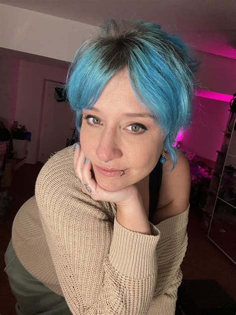 Proxy Paige On Twitter Ill Be Going Live In 4 5 Hours Then Again In 10 Hours At 12 13 00