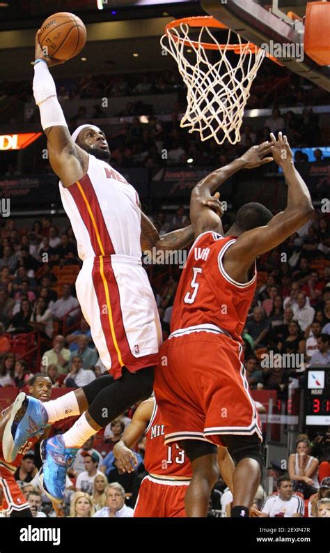 Lebron James Heat Dunking