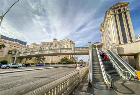 Pedestrian Bridges On The Las Vegas Strip Walking Guide