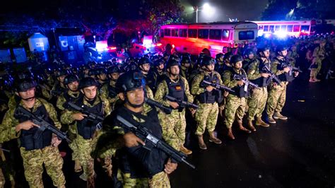 Salvadoran Troops Besiege Two Cities In Gang Crackdown