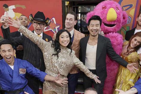 People Star Tracks Olivia Rodrigo Nick Jonas And More
