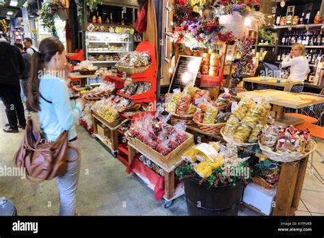 Florence Italy April 30 2015 People Shop At Mercato Centrale