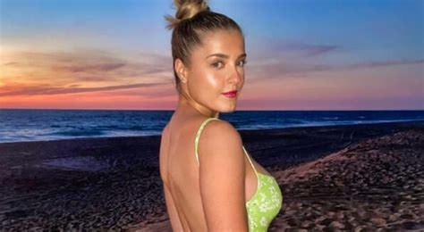 Bengals Qb Jake Brownings Fiancée Flaunts Insane Bikini Clad Body With
