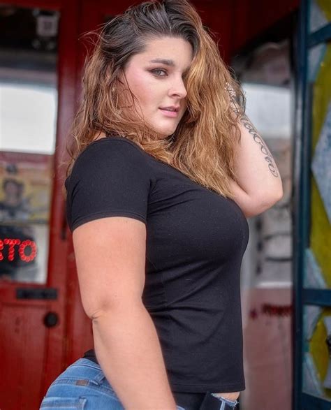 Sara Lyn Chacon Curvy Women Fashion Beautiful Women Photography