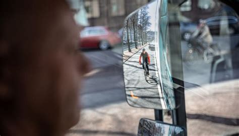 Side Collision Avoidance Support From Volvo Trucks Agg Net