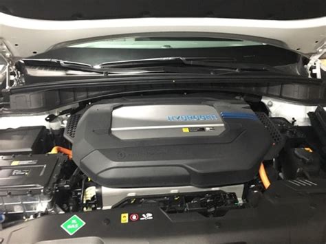 시승기 수소차 넥쏘 가솔린차 맞먹는 주행성능충전소는 숙제