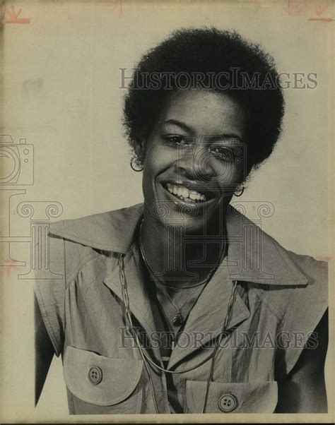 1975 Press Photo Olympic Sprinter Debra Sapenter Sas14693 Historic