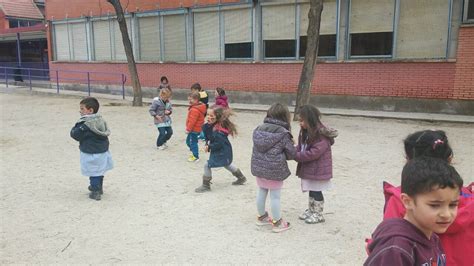 Los Peques Del Picasso Easter Bunny