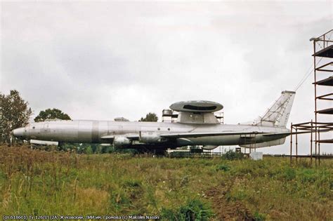 Tu-126: vigia do céu soviético