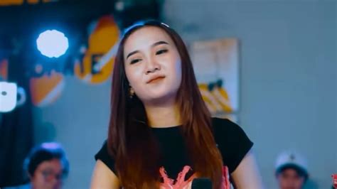 Biodata Lengkap Profil Diva Hani Terbaru Artis Dangdut