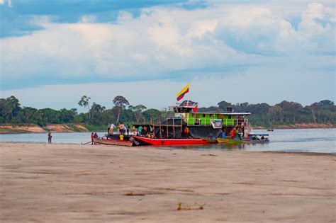 Seguimiento Satelital Para La Conservación De Delfines De Río Wwf