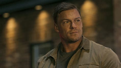 Reacher Season 2 Premiere Alan Ritchson On Fight Scenes And Mega