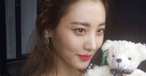 수현 화보 촬영 중 셀카여신미모아찔몸매 과시