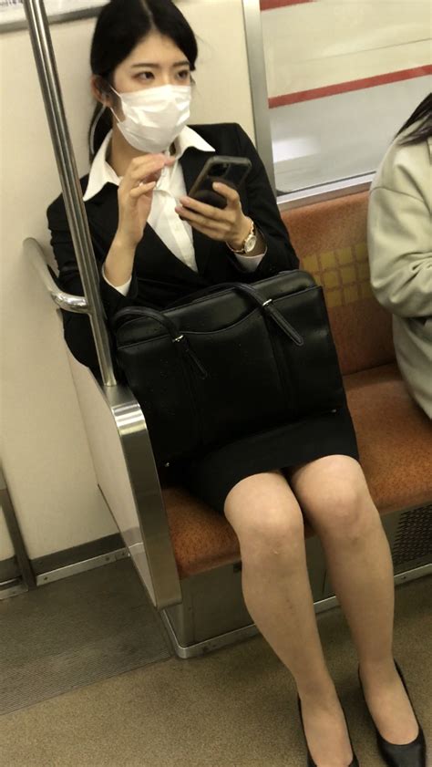「電車内女性」おしゃれまとめの人気アイデア｜pinterest｜kouji T ガールズファッション 働く女性 美人 モデル