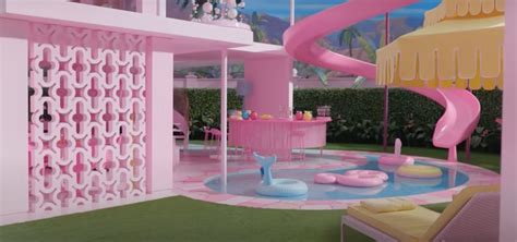 Margot Robbie Tours Barbie Movie Dreamhouse Video Ps Home