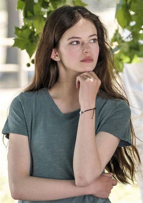 Mackenzie Foy Model Actress